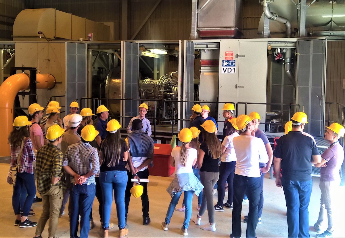 Egyetemisták a Városföldi kompresszor­állomáson - FGSZ